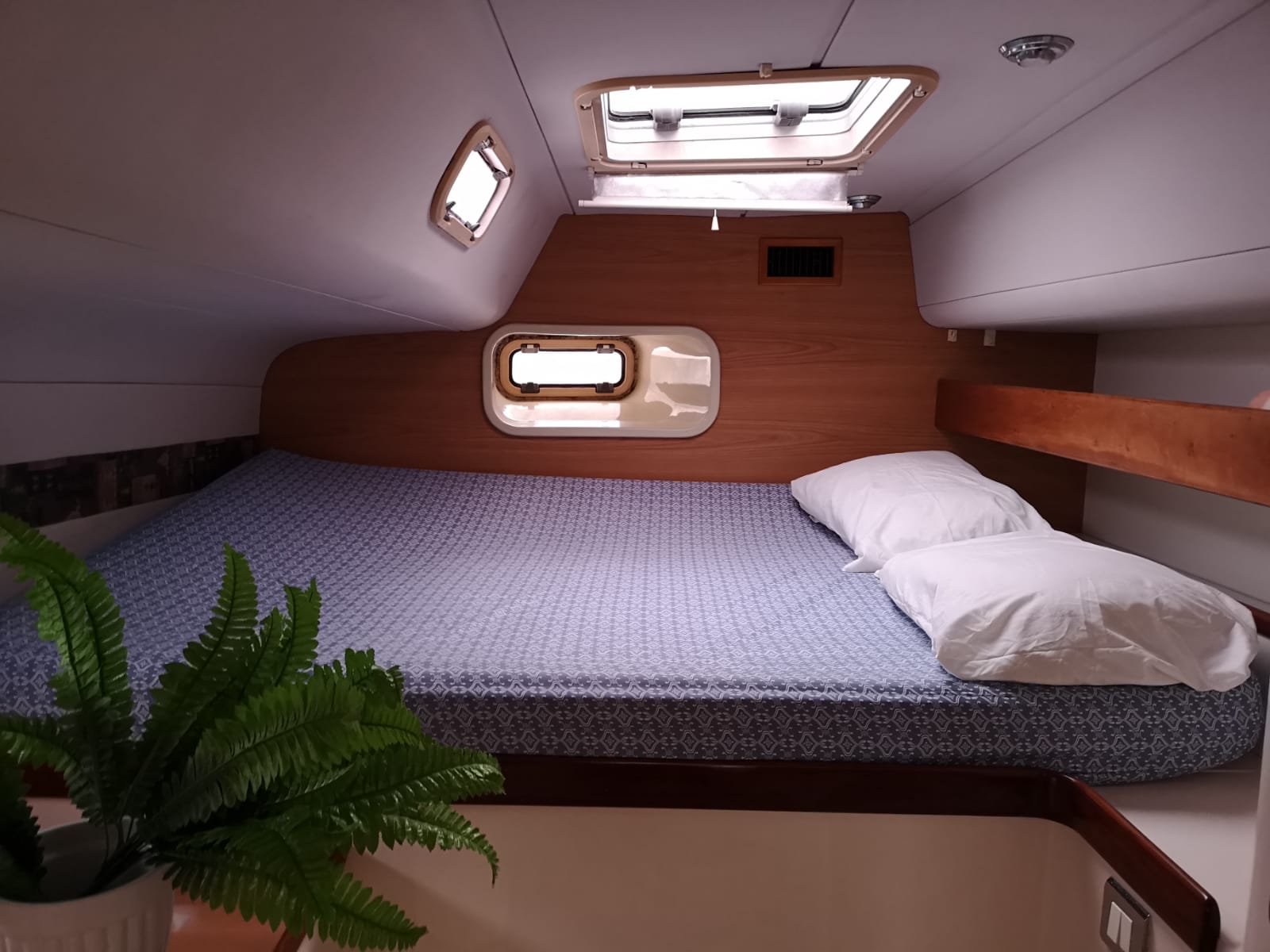 room 1 | San Blas Sailing